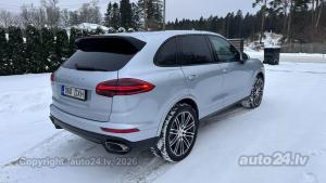Grey Porsche Cayenne 2017 in Tallinn, with an engine capacity of 3.00 L and mileage of 145 thousand km for 34490 €, photo 5 on AUTOMOTO.COM.LV