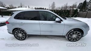 Grey Porsche Cayenne 2017 in Tallinn, with an engine capacity of 3.00 L and mileage of 145 thousand km for 34490 €, photo 8 on AUTOMOTO.COM.LV