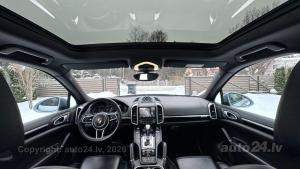 Grey Porsche Cayenne 2017 in Tallinn, with an engine capacity of 3.00 L and mileage of 145 thousand km for 34490 €, photo 14 on AUTOMOTO.COM.LV