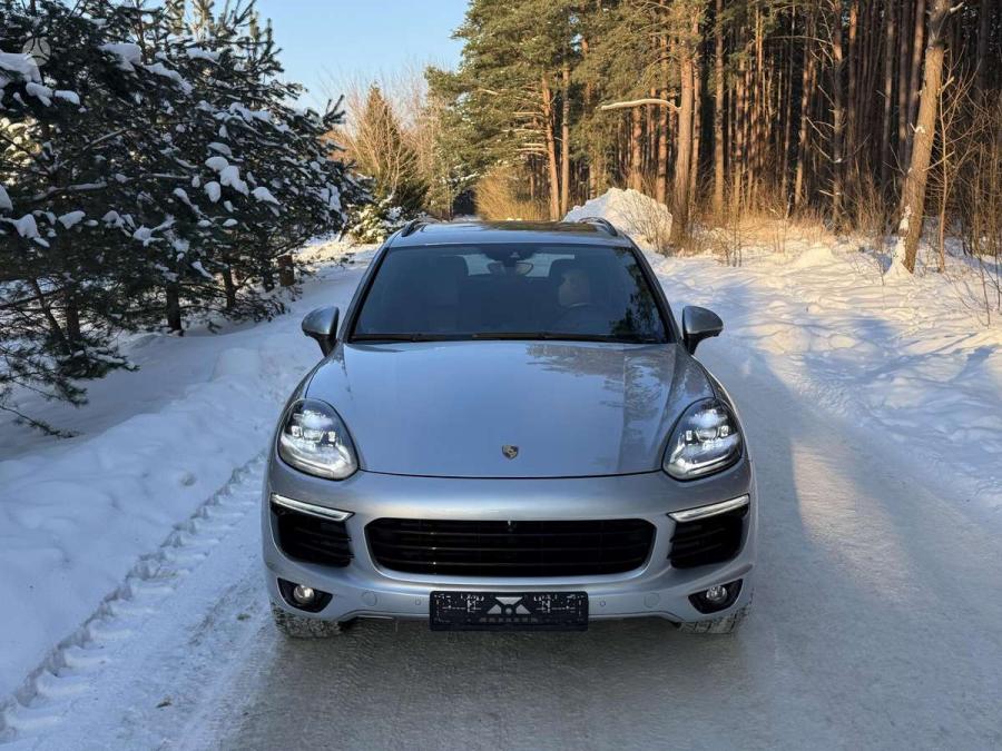 Pelēks Porsche Cayenne 2017 Kauņa, ar dzinēja tilpumu 3.60 L un nobraukumu 108 tūkst. km par 21500 €, foto 2 vietnē AUTOMOTO.COM.LV