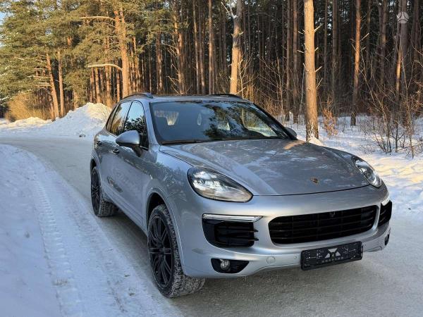 Pelēks Porsche Cayenne 2017 Kauņa, ar dzinēja tilpumu 3.60 L un nobraukumu 108 tūkst. km par 21500 €, foto 3 vietnē AUTOMOTO.COM.LV