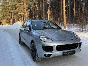 Pelēks Porsche Cayenne 2017 Kauņa, ar dzinēja tilpumu 3.60 L un nobraukumu 108 tūkst. km par 21500 €, foto 3 vietnē AUTOMOTO.COM.LV