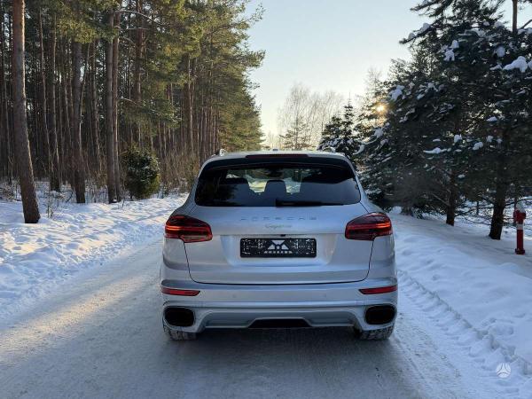 Pelēks Porsche Cayenne 2017 Kauņa, ar dzinēja tilpumu 3.60 L un nobraukumu 108 tūkst. km par 21500 €, foto 6 vietnē AUTOMOTO.COM.LV