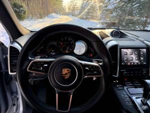 Pelēks Porsche Cayenne 2017 Kauņa, ar dzinēja tilpumu 3.60 L un nobraukumu 108 tūkst. km par 21500 €, foto 10 vietnē AUTOMOTO.COM.LV