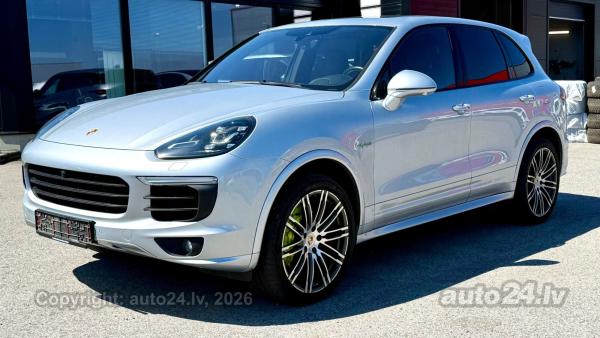 Grey Porsche Cayenne 2017 in Tallinn, with an engine capacity of 3.00 L and mileage of 124 thousand km for 37900 €, photo 3 on AUTOMOTO.COM.LV