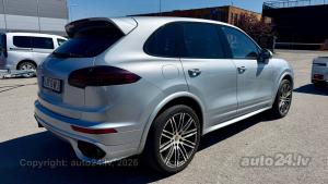 Grey Porsche Cayenne 2017 in Tallinn, with an engine capacity of 3.00 L and mileage of 124 thousand km for 37900 €, photo 9 on AUTOMOTO.COM.LV