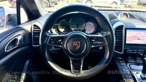 Grey Porsche Cayenne 2017 in Tallinn, with an engine capacity of 3.00 L and mileage of 124 thousand km for 37900 €, photo 14 on AUTOMOTO.COM.LV