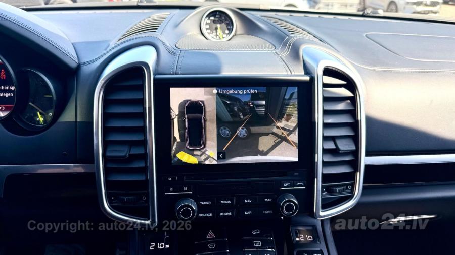 Grey Porsche Cayenne 2017 in Tallinn, with an engine capacity of 3.00 L and mileage of 124 thousand km for 37900 €, photo 19 on AUTOMOTO.COM.LV
