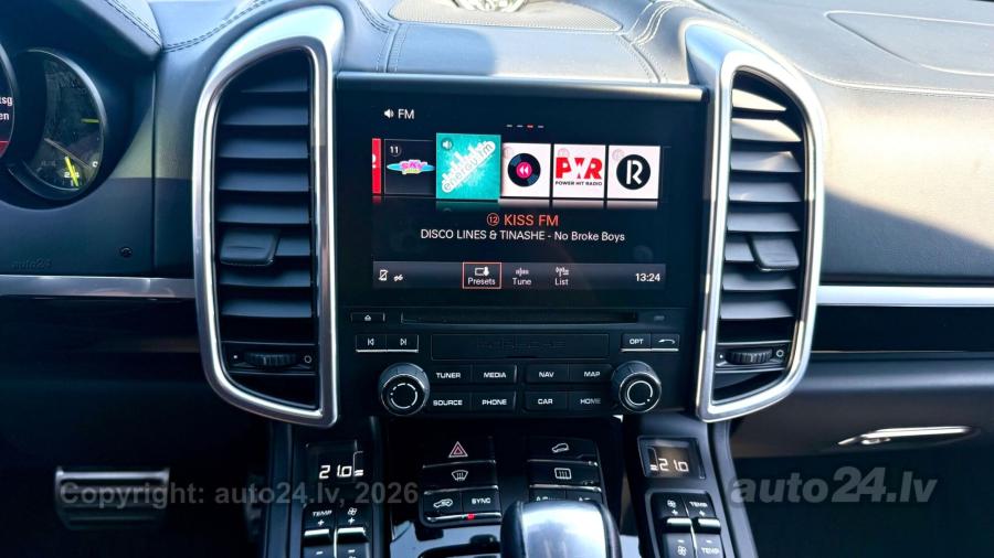 Grey Porsche Cayenne 2017 in Tallinn, with an engine capacity of 3.00 L and mileage of 124 thousand km for 37900 €, photo 20 on AUTOMOTO.COM.LV
