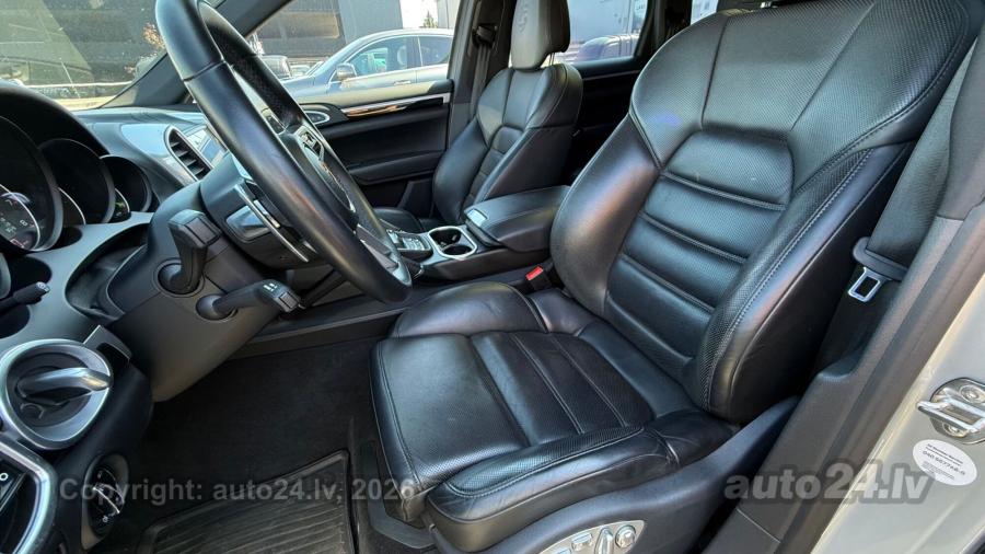 Grey Porsche Cayenne 2017 in Tallinn, with an engine capacity of 3.00 L and mileage of 124 thousand km for 37900 €, photo 24 on AUTOMOTO.COM.LV