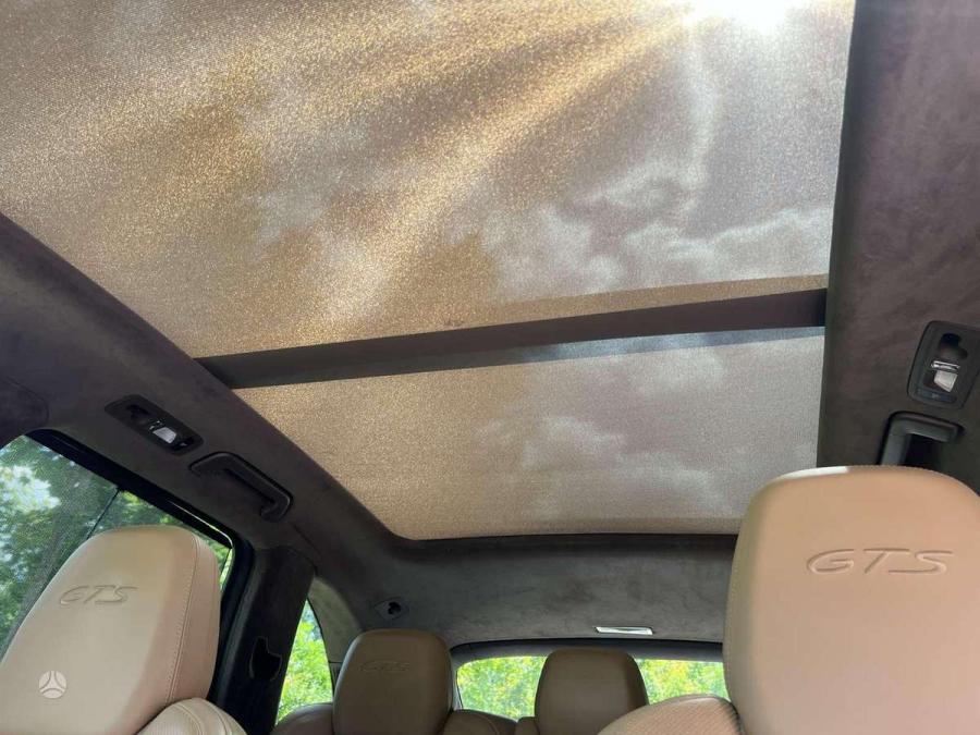 Grey Porsche Cayenne 2017 in Panevezys, with an engine capacity of 3.60 L and mileage of 251 thousand km for 27400 €, photo 20 on AUTOMOTO.COM.LV