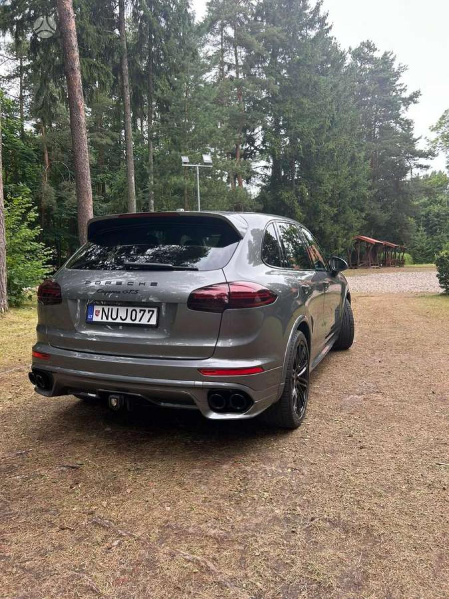 Grey Porsche Cayenne 2017 in Klaipeda, with an engine capacity of 3.60 L and mileage of 189 thousand km for 25990 €, photo 3 on AUTOMOTO.COM.LV