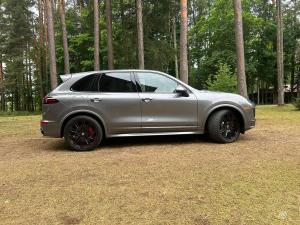 Grey Porsche Cayenne 2017 in Klaipeda, with an engine capacity of 3.60 L and mileage of 189 thousand km for 25990 €, photo 4 on AUTOMOTO.COM.LV