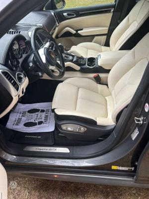 Grey Porsche Cayenne 2017 in Klaipeda, with an engine capacity of 3.60 L and mileage of 189 thousand km for 25990 €, photo 5 on AUTOMOTO.COM.LV