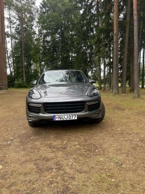 Grey Porsche Cayenne 2017 in Klaipeda, with an engine capacity of 3.60 L and mileage of 189 thousand km for 25990 €, photo 6 on AUTOMOTO.COM.LV