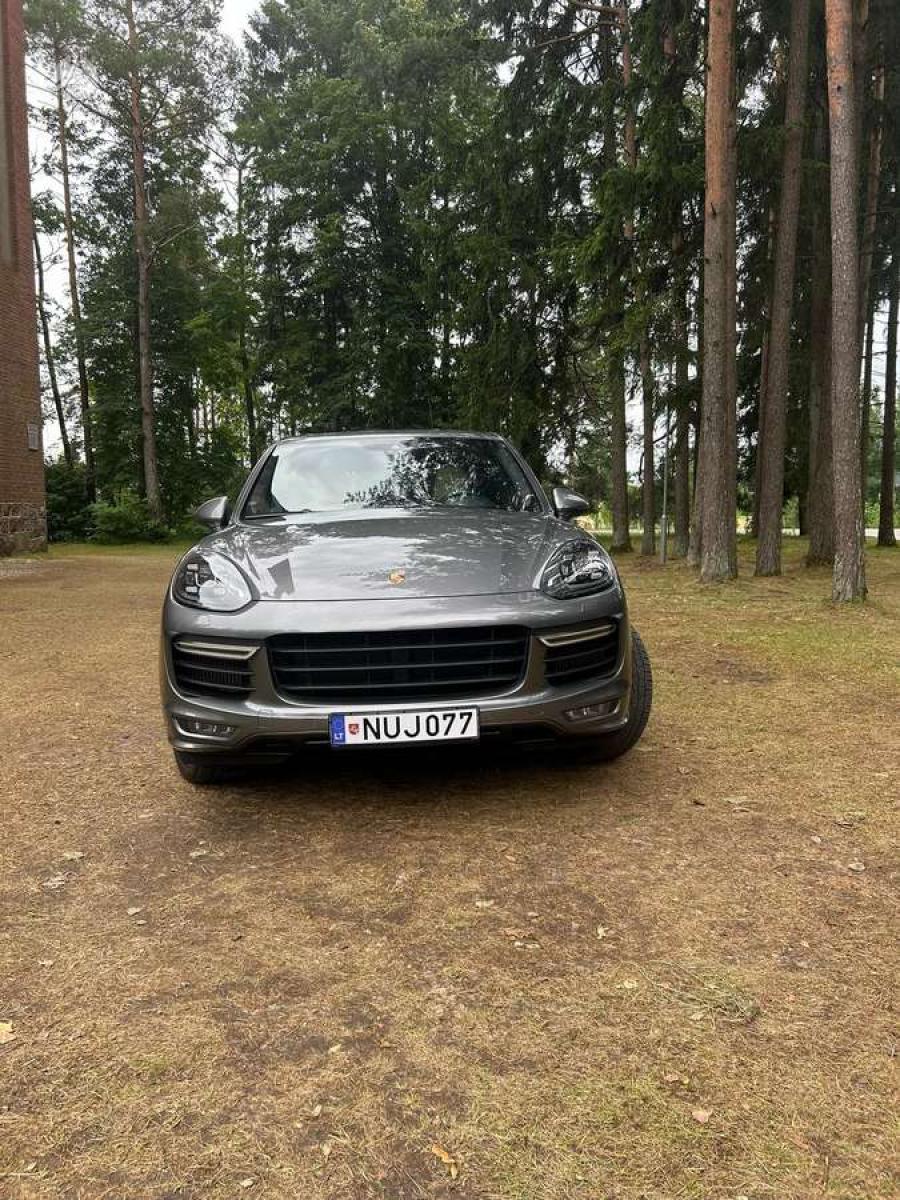 Grey Porsche Cayenne 2017 in Klaipeda, with an engine capacity of 3.60 L and mileage of 189 thousand km for 25990 €, photo 6 on AUTOMOTO.COM.LV