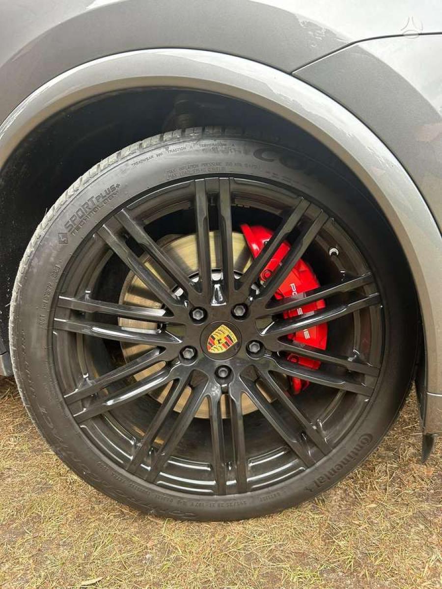 Grey Porsche Cayenne 2017 in Klaipeda, with an engine capacity of 3.60 L and mileage of 189 thousand km for 25990 €, photo 10 on AUTOMOTO.COM.LV