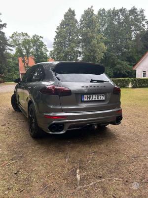 Grey Porsche Cayenne 2017 in Klaipeda, with an engine capacity of 3.60 L and mileage of 189 thousand km for 25990 €, photo 11 on AUTOMOTO.COM.LV