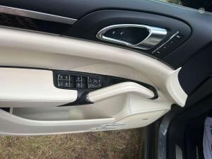 Grey Porsche Cayenne 2017 in Klaipeda, with an engine capacity of 3.60 L and mileage of 189 thousand km for 25990 €, photo 14 on AUTOMOTO.COM.LV