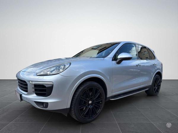 Pelēks Porsche Cayenne 2017 Viļņa, ar dzinēja tilpumu 2.97 L un nobraukumu 165 tūkst. km par 24900 €, foto 1 vietnē AUTOMOTO.COM.LV