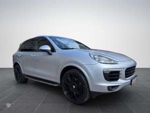 Pelēks Porsche Cayenne 2017 Viļņa, ar dzinēja tilpumu 2.97 L un nobraukumu 165 tūkst. km par 24900 €, foto 16 vietnē AUTOMOTO.COM.LV