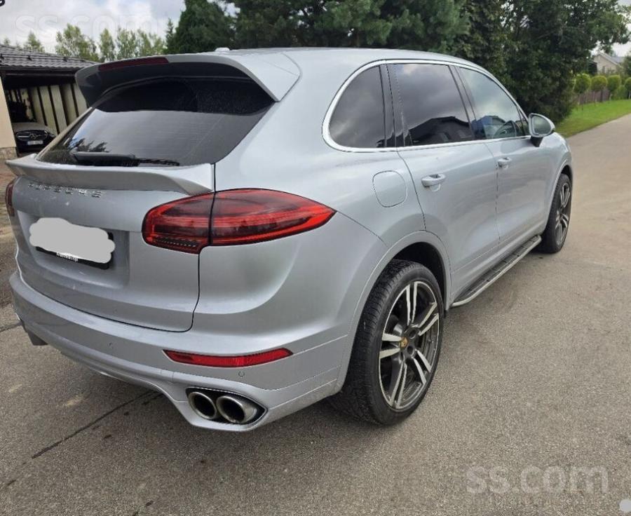 Pelēks Porsche Cayenne 2017 Rīga, ar dzinēja tilpumu 3.00 L un nobraukumu 70 tūkst. km par 35000 €, foto 4 vietnē AUTOMOTO.COM.LV