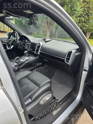 Pelēks Porsche Cayenne 2017 Rīga, ar dzinēja tilpumu 3.00 L un nobraukumu 70 tūkst. km par 35000 €, foto 6 vietnē AUTOMOTO.COM.LV