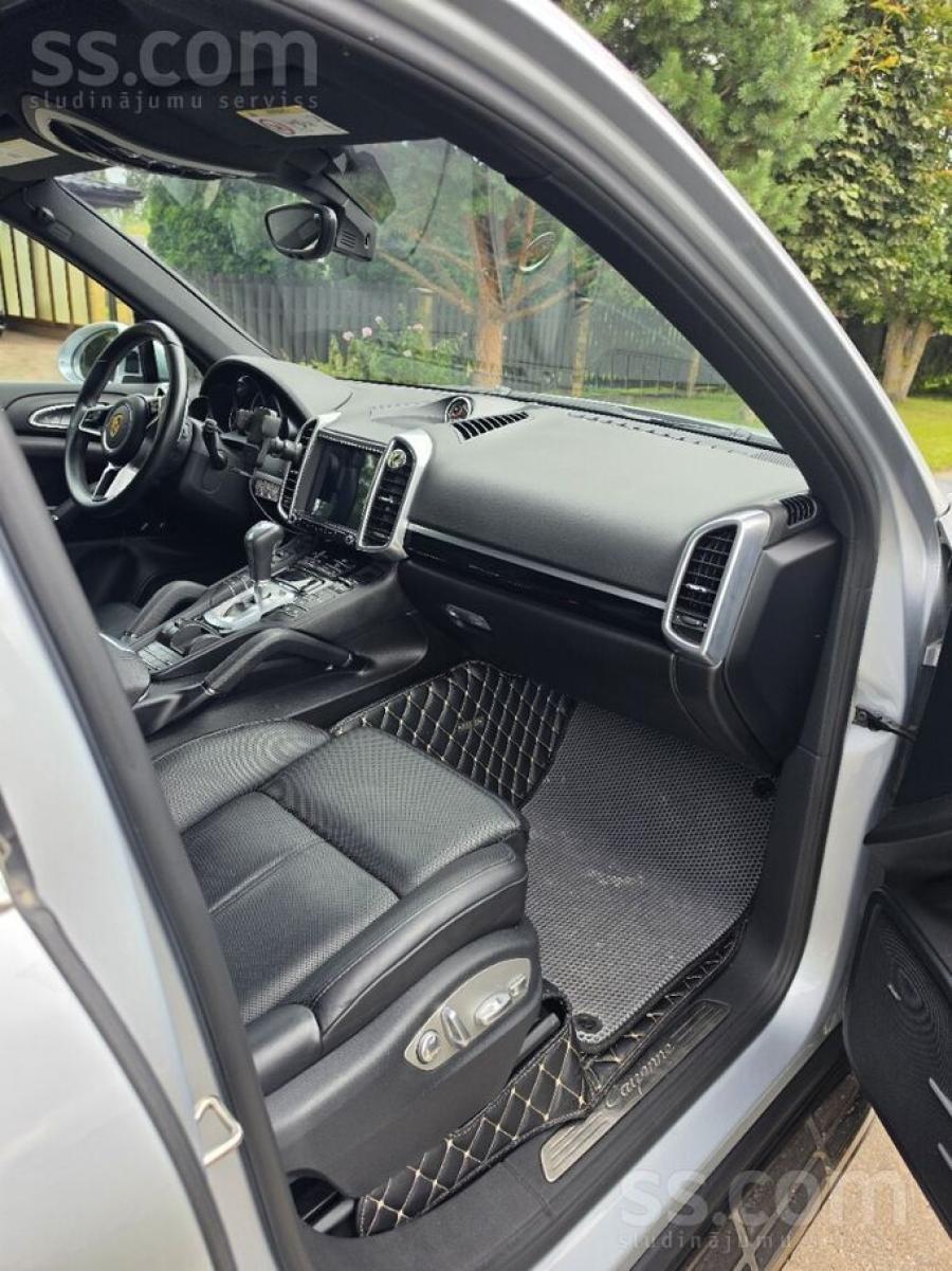Pelēks Porsche Cayenne 2017 Rīga, ar dzinēja tilpumu 3.00 L un nobraukumu 70 tūkst. km par 35000 €, foto 6 vietnē AUTOMOTO.COM.LV