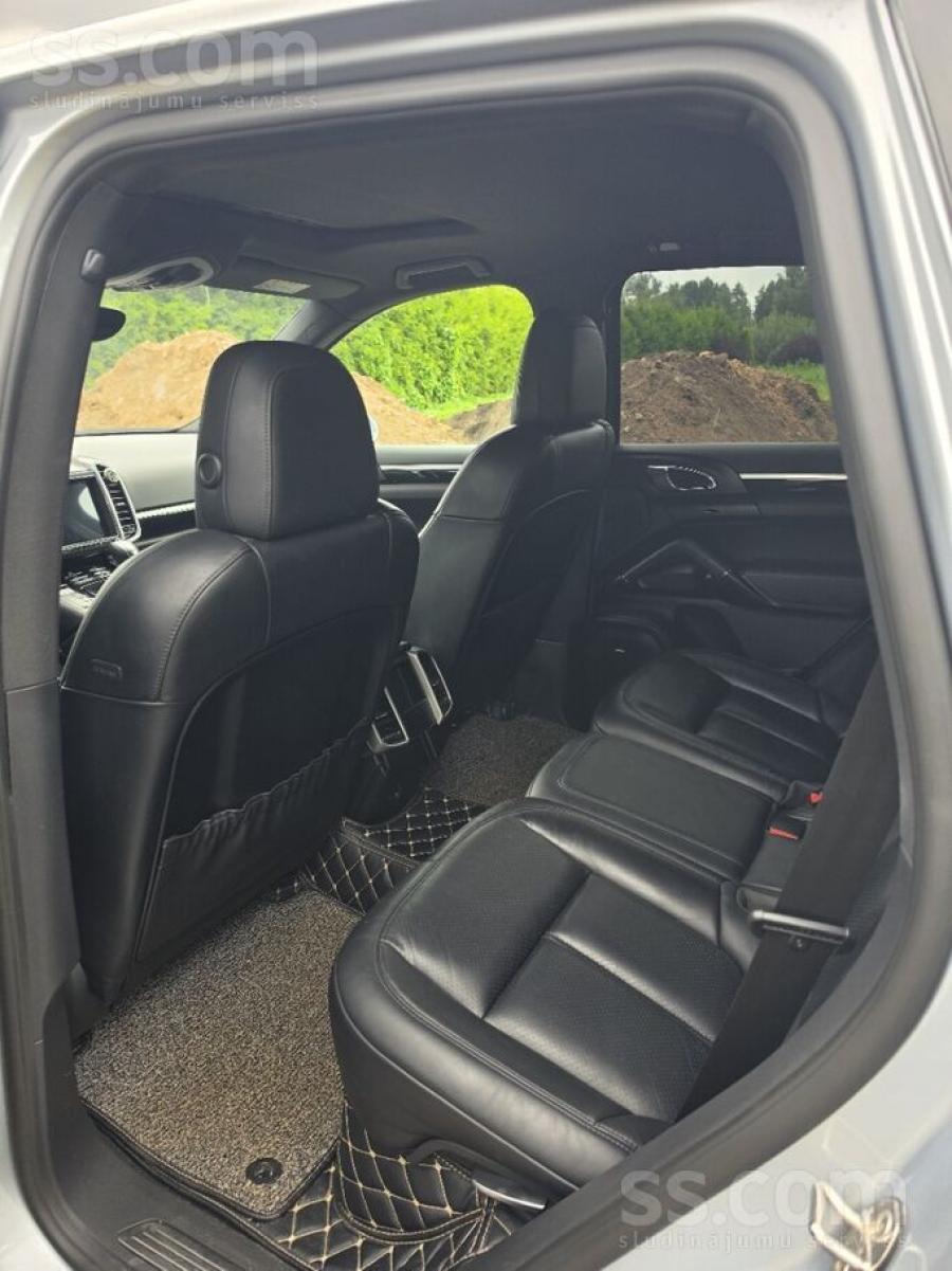 Pelēks Porsche Cayenne 2017 Rīga, ar dzinēja tilpumu 3.00 L un nobraukumu 70 tūkst. km par 35000 €, foto 8 vietnē AUTOMOTO.COM.LV