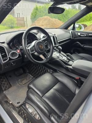 Pelēks Porsche Cayenne 2017 Rīga, ar dzinēja tilpumu 3.00 L un nobraukumu 70 tūkst. km par 35000 €, foto 9 vietnē AUTOMOTO.COM.LV