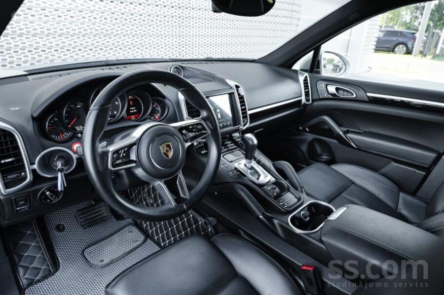 Pelēks Porsche Cayenne 2017 Rīga, ar dzinēja tilpumu 3.00 L un nobraukumu 70 tūkst. km par 34850 €, foto 13 vietnē AUTOMOTO.COM.LV