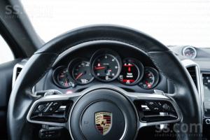 Pelēks Porsche Cayenne 2017 Rīga, ar dzinēja tilpumu 3.00 L un nobraukumu 70 tūkst. km par 34850 €, foto 14 vietnē AUTOMOTO.COM.LV