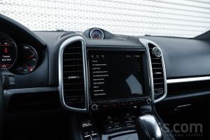 Pelēks Porsche Cayenne 2017 Rīga, ar dzinēja tilpumu 3.00 L un nobraukumu 70 tūkst. km par 34850 €, foto 21 vietnē AUTOMOTO.COM.LV