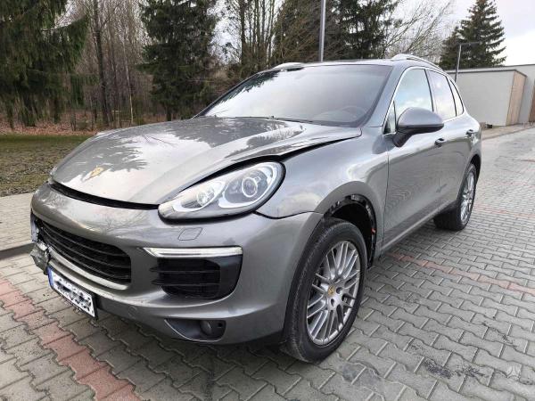 Pelēks Porsche Cayenne 2018 Šauļi, ar dzinēja tilpumu 3.60 L un nobraukumu 84 tūkst. km par 11900 €, foto 1 vietnē AUTOMOTO.COM.LV