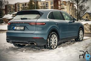 Pelēks Porsche Cayenne 2018 Rīga, ar dzinēja tilpumu 3.00 L un nobraukumu 90 tūkst. km par 42990 €, foto 4 vietnē AUTOMOTO.COM.LV