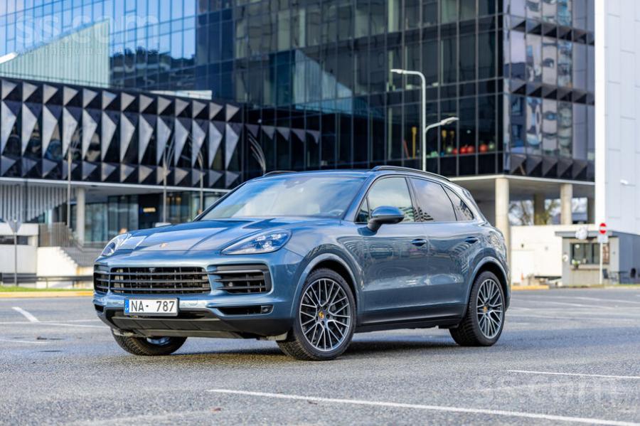 Pelēks Porsche Cayenne 2018 Rīga, ar dzinēja tilpumu 3.60 L un nobraukumu 107 tūkst. km par 39900 €, foto 1 vietnē AUTOMOTO.COM.LV