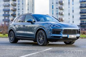 Pelēks Porsche Cayenne 2018 Rīga, ar dzinēja tilpumu 3.60 L un nobraukumu 107 tūkst. km par 39900 €, foto 3 vietnē AUTOMOTO.COM.LV