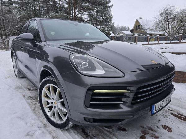 Grey Porsche Cayenne 2019 in Utena, with an engine capacity of 2.89 L and mileage of 204 thousand km for 33900 €, photo 5 on AUTOMOTO.COM.LV