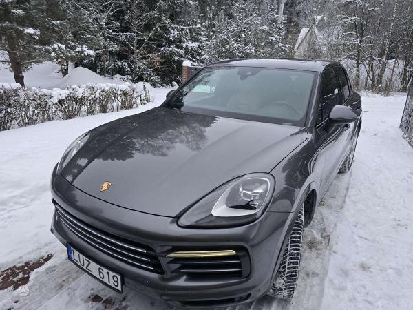 Grey Porsche Cayenne 2019 in Utena, with an engine capacity of 2.89 L and mileage of 204 thousand km for 33900 €, photo 8 on AUTOMOTO.COM.LV