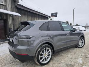 Pelēks Porsche Cayenne 2019 Utena, ar dzinēja tilpumu 2.89 L un nobraukumu 204 tūkst. km par 32900 €, foto 3 vietnē AUTOMOTO.COM.LV
