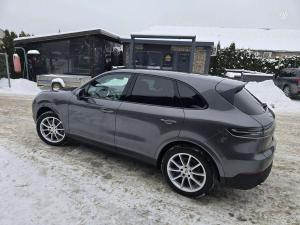 Pelēks Porsche Cayenne 2019 Utena, ar dzinēja tilpumu 2.89 L un nobraukumu 204 tūkst. km par 32900 €, foto 4 vietnē AUTOMOTO.COM.LV