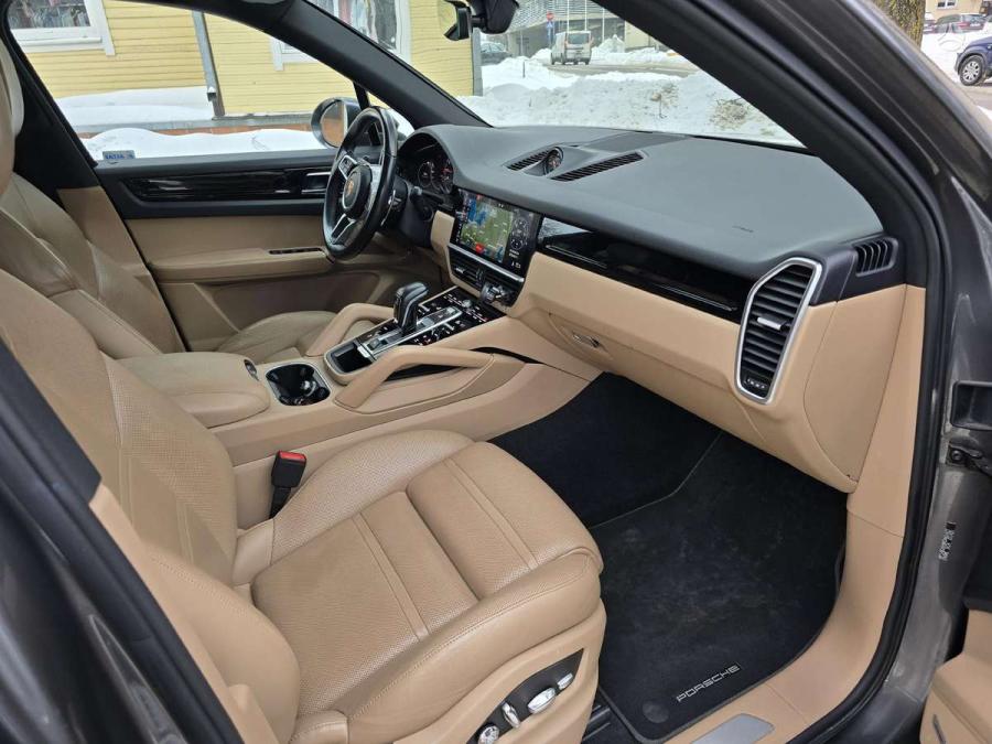 Pelēks Porsche Cayenne 2019 Utena, ar dzinēja tilpumu 2.89 L un nobraukumu 204 tūkst. km par 32900 €, foto 7 vietnē AUTOMOTO.COM.LV