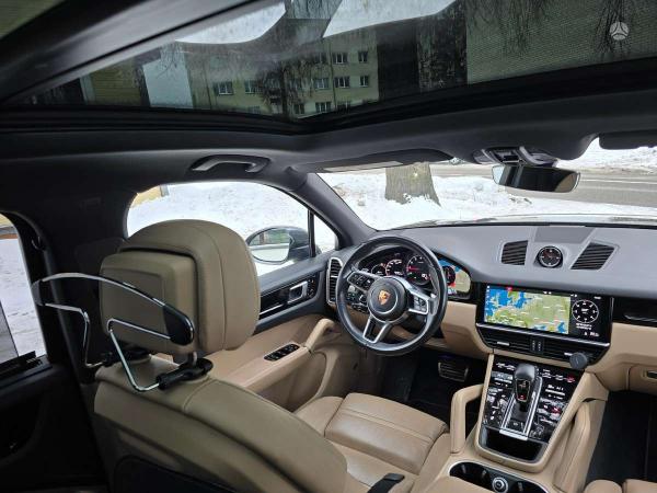 Grey Porsche Cayenne 2019 in Utena, with an engine capacity of 2.89 L and mileage of 204 thousand km for 32900 €, photo 8 on AUTOMOTO.COM.LV