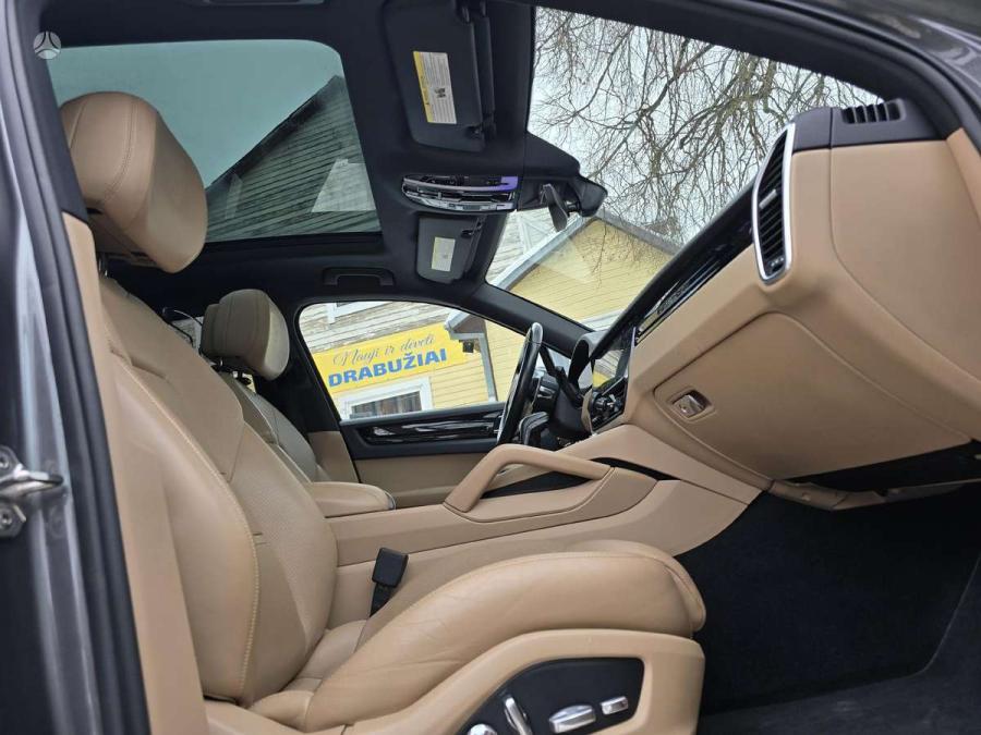 Pelēks Porsche Cayenne 2019 Utena, ar dzinēja tilpumu 2.89 L un nobraukumu 204 tūkst. km par 32900 €, foto 9 vietnē AUTOMOTO.COM.LV