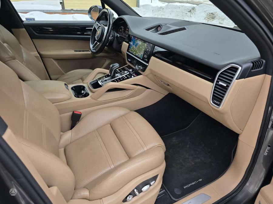 Pelēks Porsche Cayenne 2019 Utena, ar dzinēja tilpumu 2.89 L un nobraukumu 204 tūkst. km par 32900 €, foto 11 vietnē AUTOMOTO.COM.LV