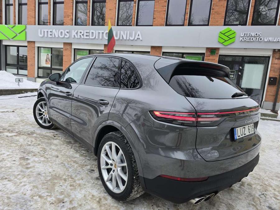 Pelēks Porsche Cayenne 2019 Utena, ar dzinēja tilpumu 2.89 L un nobraukumu 204 tūkst. km par 42500 €, foto 2 vietnē AUTOMOTO.COM.LV