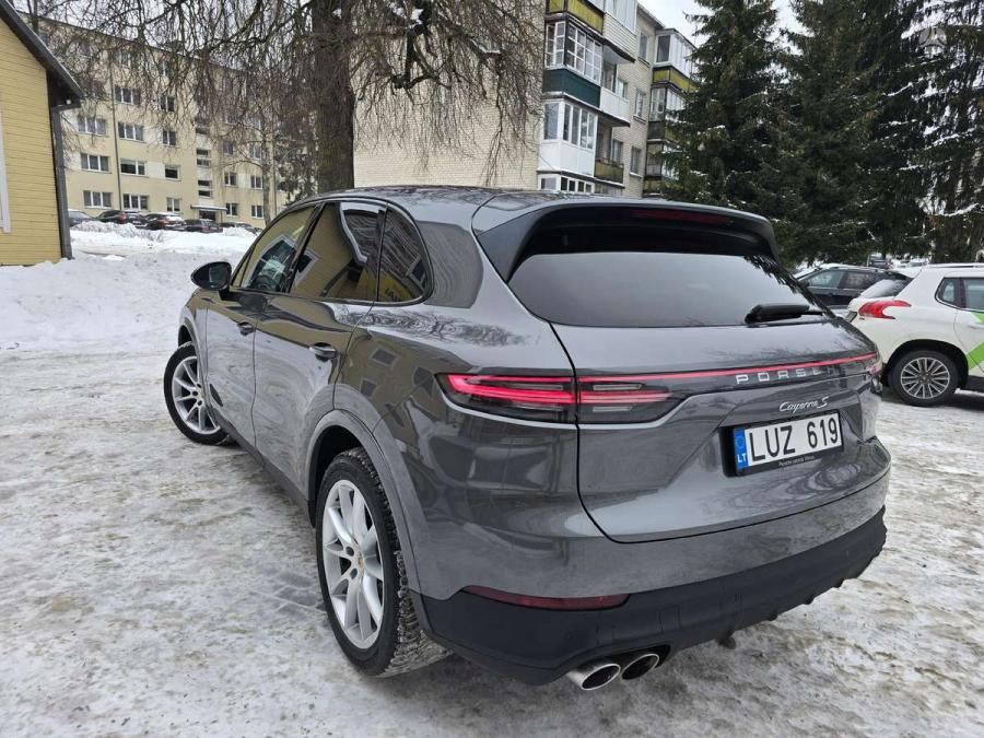 Pelēks Porsche Cayenne 2019 Utena, ar dzinēja tilpumu 2.89 L un nobraukumu 204 tūkst. km par 42500 €, foto 5 vietnē AUTOMOTO.COM.LV