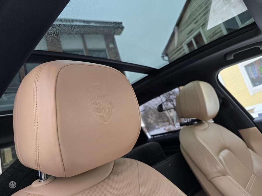 Pelēks Porsche Cayenne 2019 Utena, ar dzinēja tilpumu 2.89 L un nobraukumu 204 tūkst. km par 42500 €, foto 21 vietnē AUTOMOTO.COM.LV