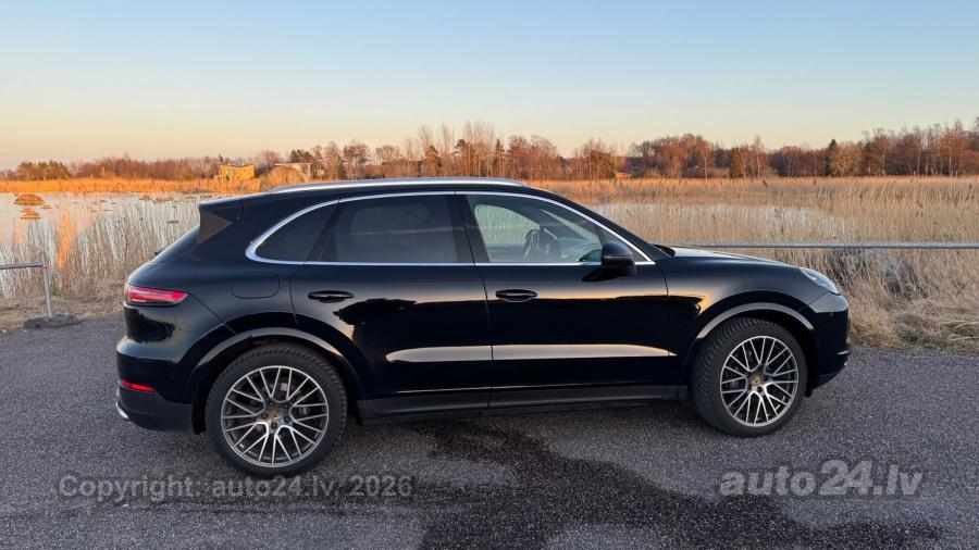 Grey Porsche Cayenne 2019 in Tallinn, with an engine capacity of 3.00 L and mileage of 106 thousand km for 48900 €, photo 4 on AUTOMOTO.COM.LV