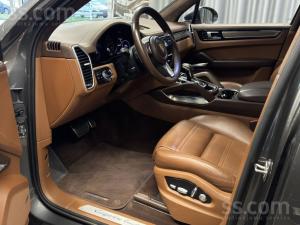 Pelēks Porsche Cayenne 2019 Rīga, ar dzinēja tilpumu 4.00 L un nobraukumu 164 tūkst. km par 54990 €, foto 11 vietnē AUTOMOTO.COM.LV